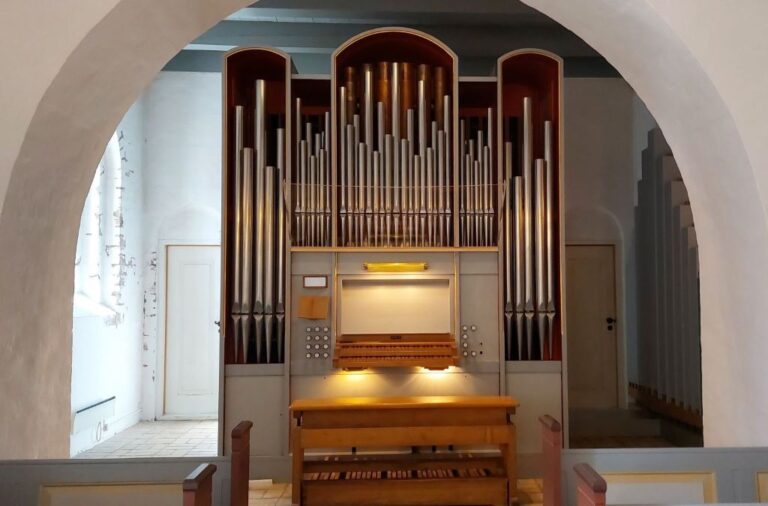 Ulsted Kirke - Marcussen & Søn